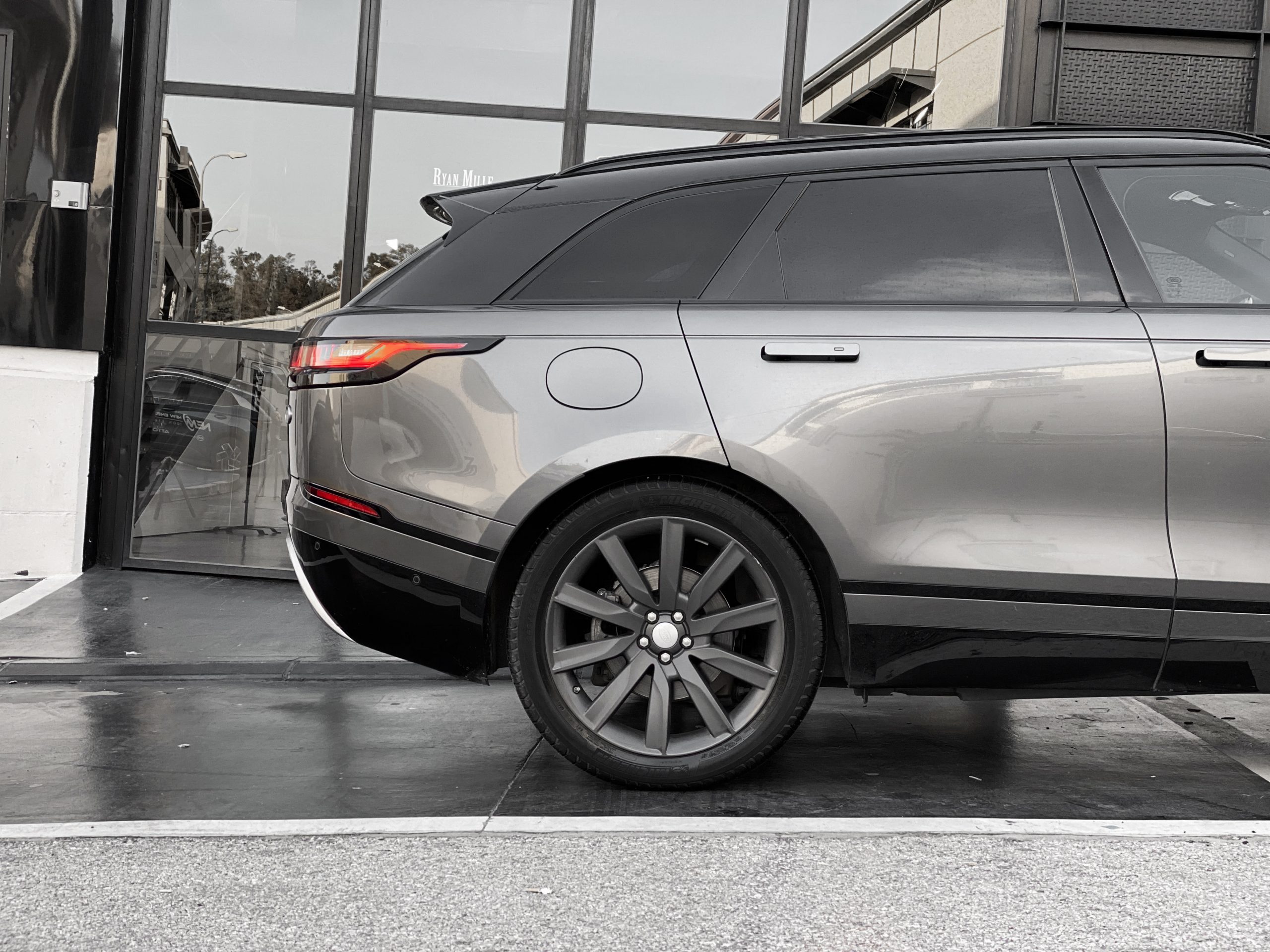 Land Rover Range Rover Velar D240 R-Dynamic - Ryan Mille Xclusive Cars