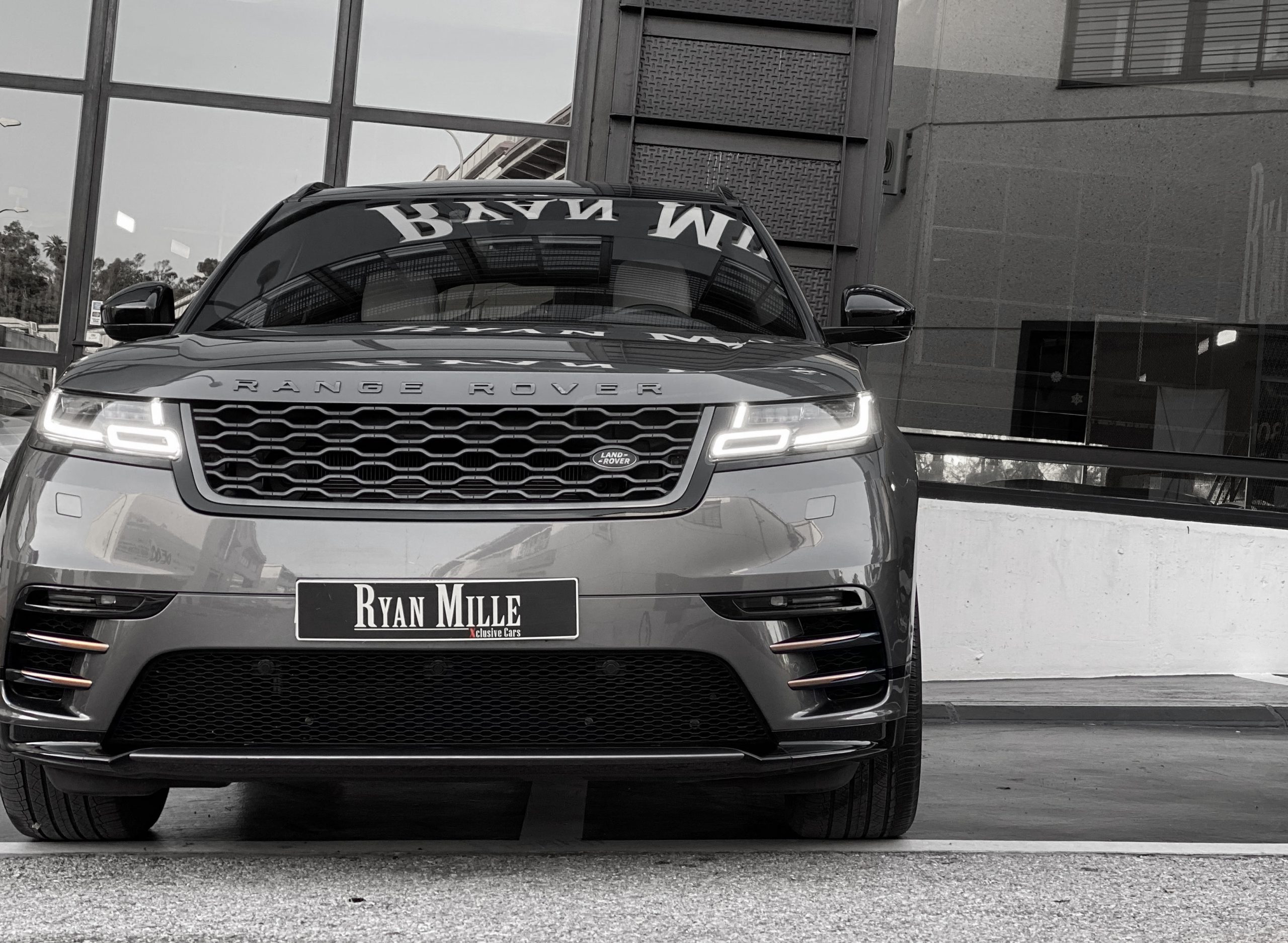 Land Rover Range Rover Velar D240 R-Dynamic - Ryan Mille Xclusive Cars