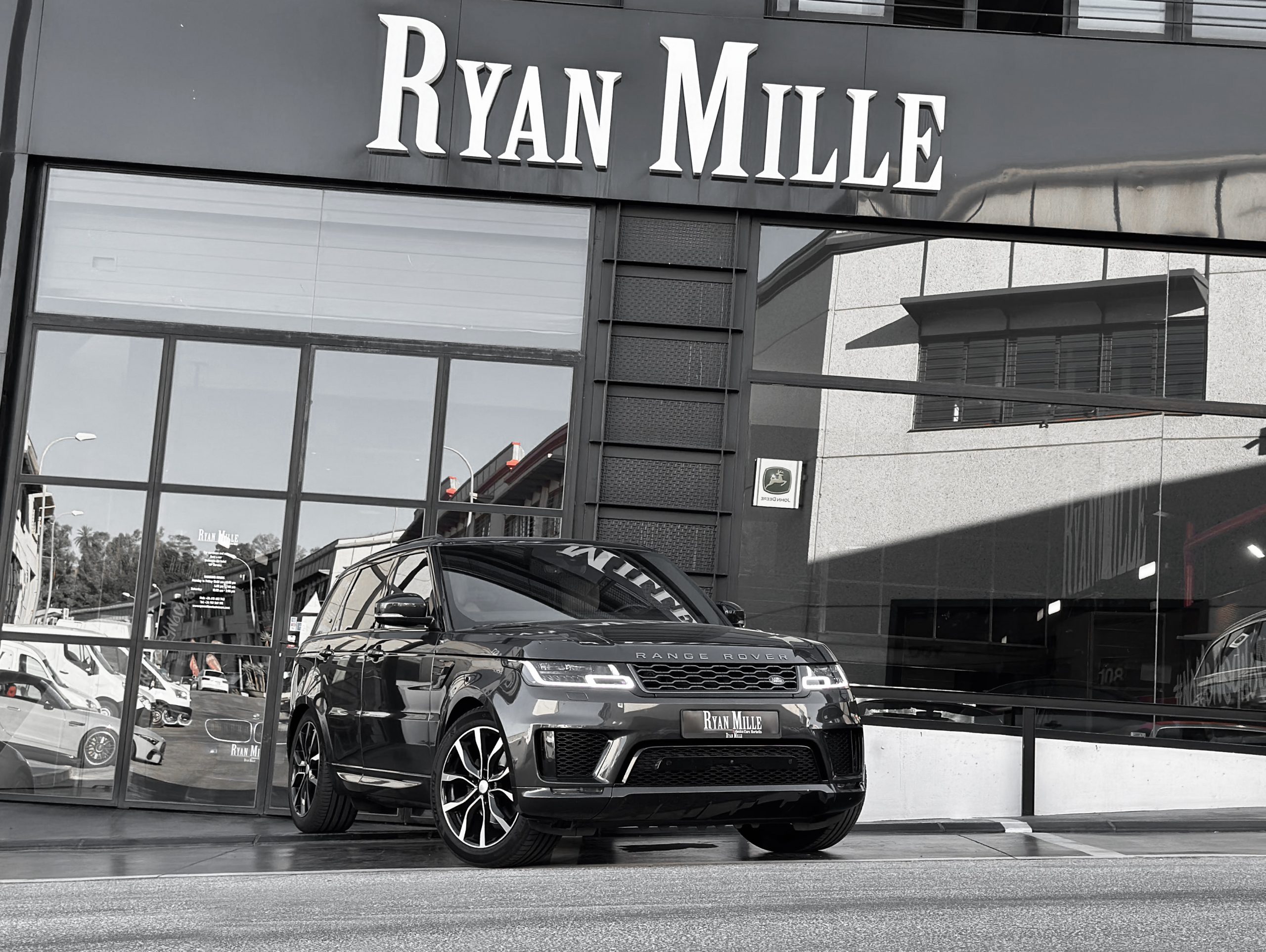 Land Rover Range Rover Sport SE - Ryan Mille Xclusive Cars