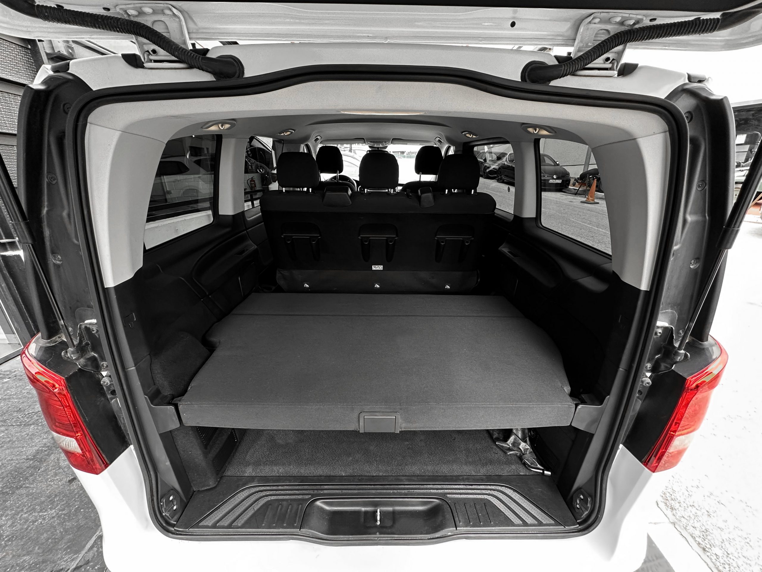 Mercedes-Benz V200d - Ryan Mille Xclusive Cars